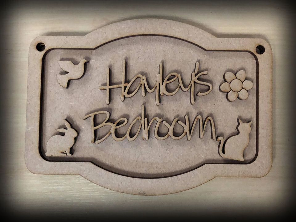 Personalised MDF Hanging Bedroom Sign - Dreamees